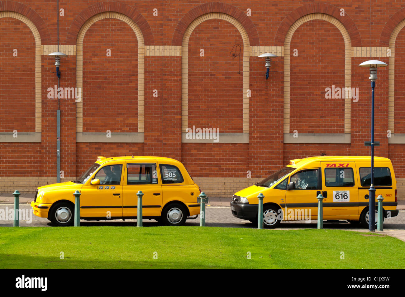 Uk taxi rank hi-res stock photography and images - Alamy