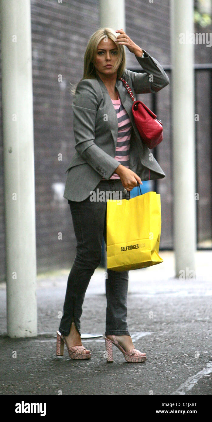 Patsy kensit 080609 paparazzi hi-res stock photography and images - Alamy