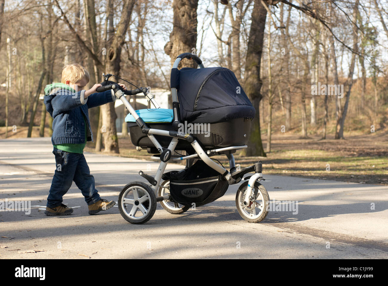 Baby stroller no parent hi-res stock photography and images - Alamy