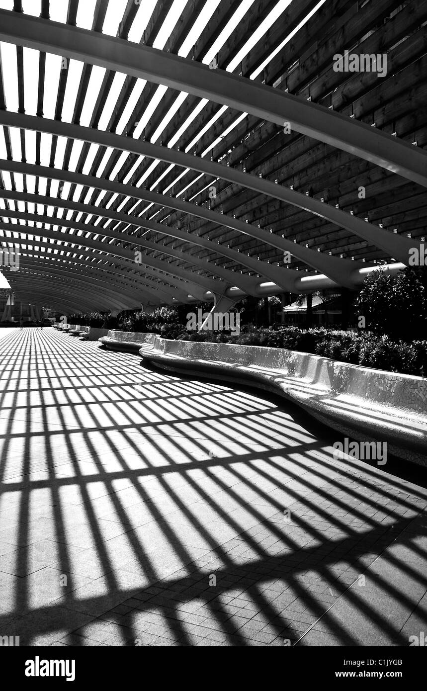 Bus lines hi-res stock photography and images - Alamy