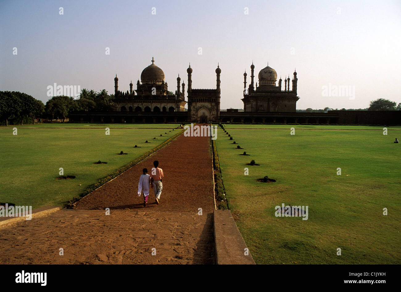 India, Karnâtaka, Bijapur, Ibrahim Rouza's tomb Stock Photo - Alamy