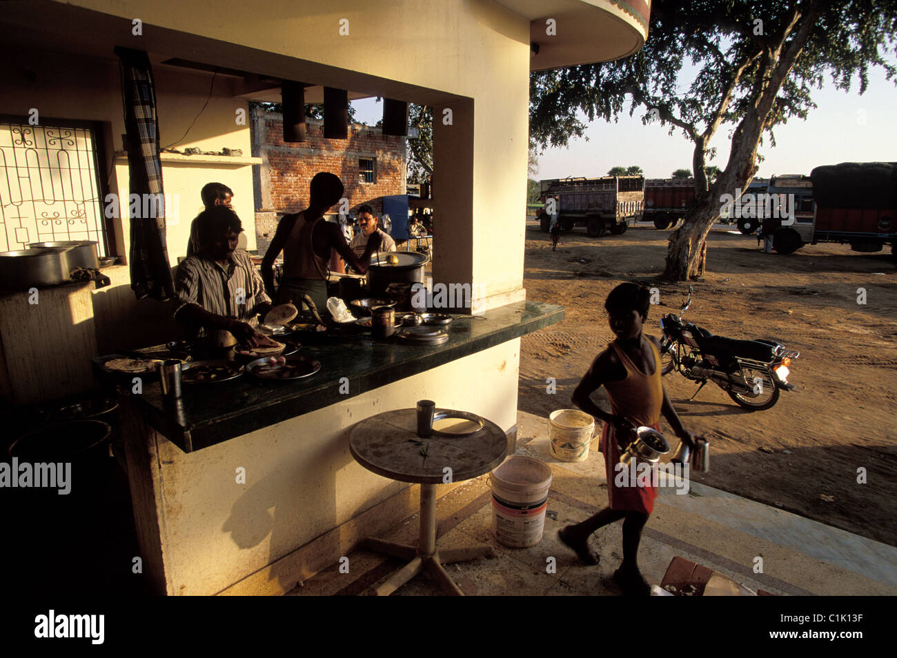 India, Bihar, Grand Trunk Road, Mohania area, restaurant for long ...