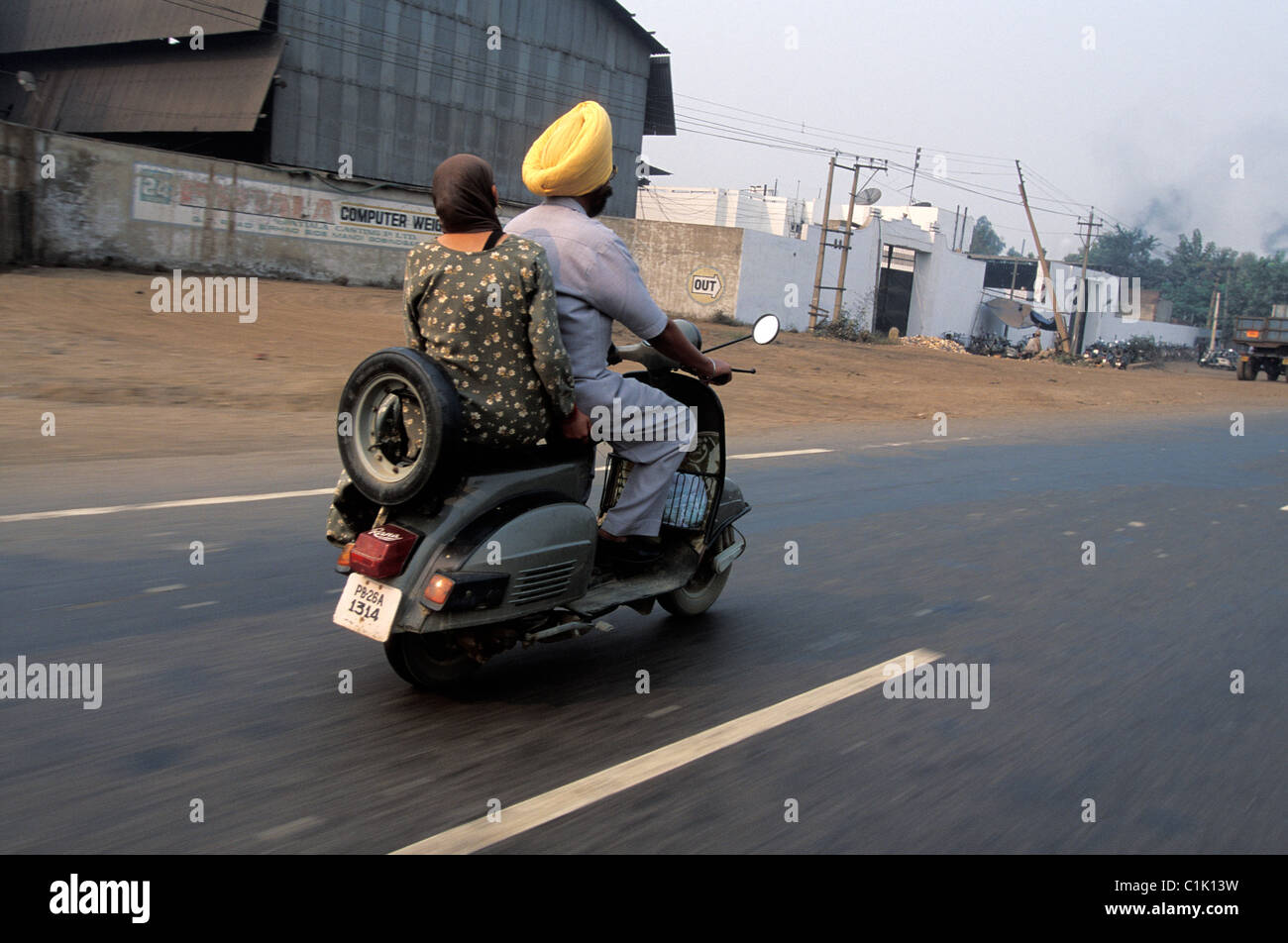 Grand trunk road india hi-res stock photography and images - Alamy