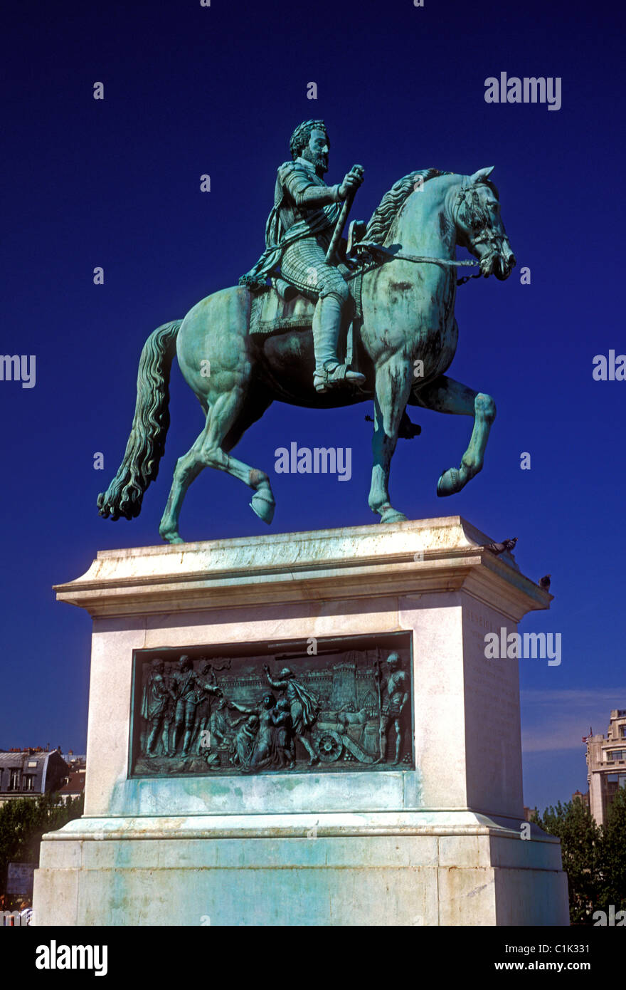 bronze statue of Henry IV, bronze statue, Henry IV, Le Pont Neuf, Pont ...