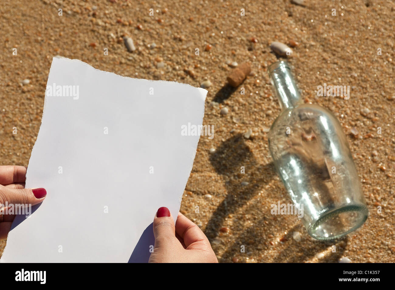 Found letter in a bottle hi-res stock photography and images - Alamy