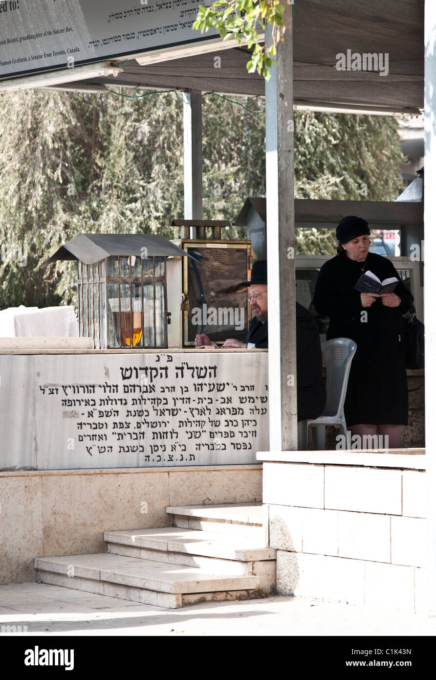 Maimonides tomb hi-res stock photography and images - Alamy