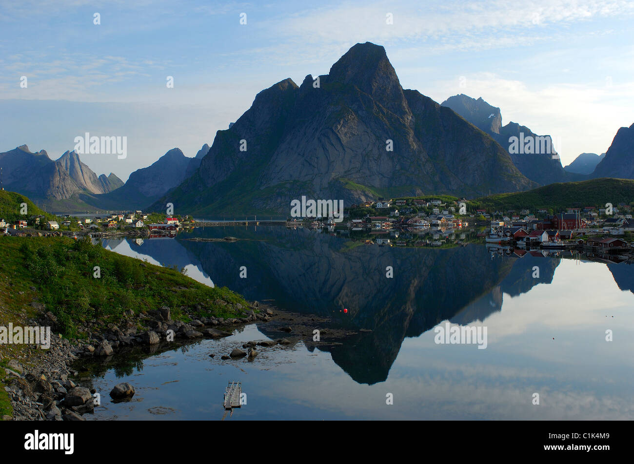 Norway, Nordland, Lofoten Islands, Moskenes Island, the Kjerkefjorden ...