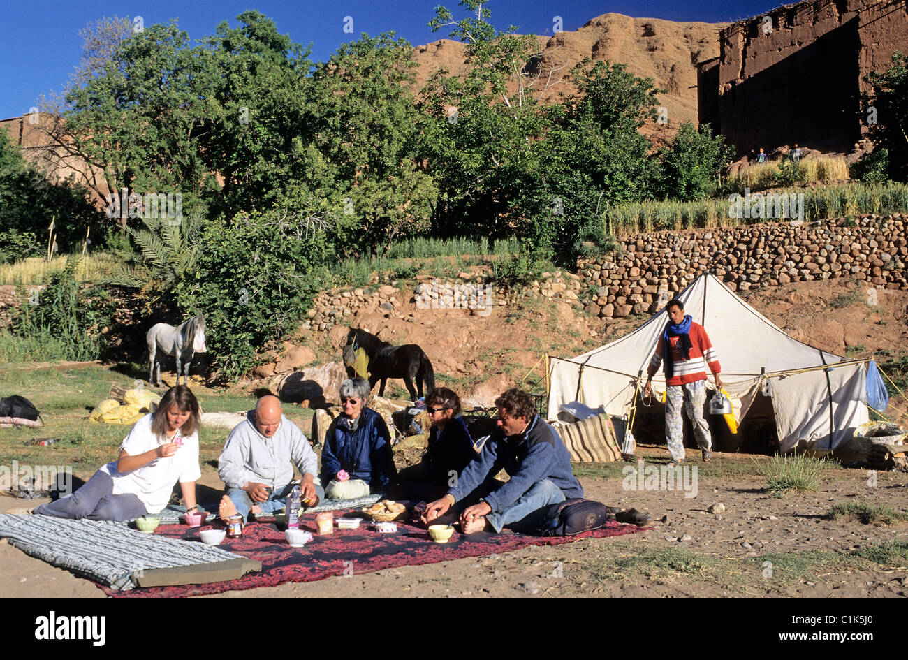 Valley of the roses atlas mountains hi-res stock photography and images ...