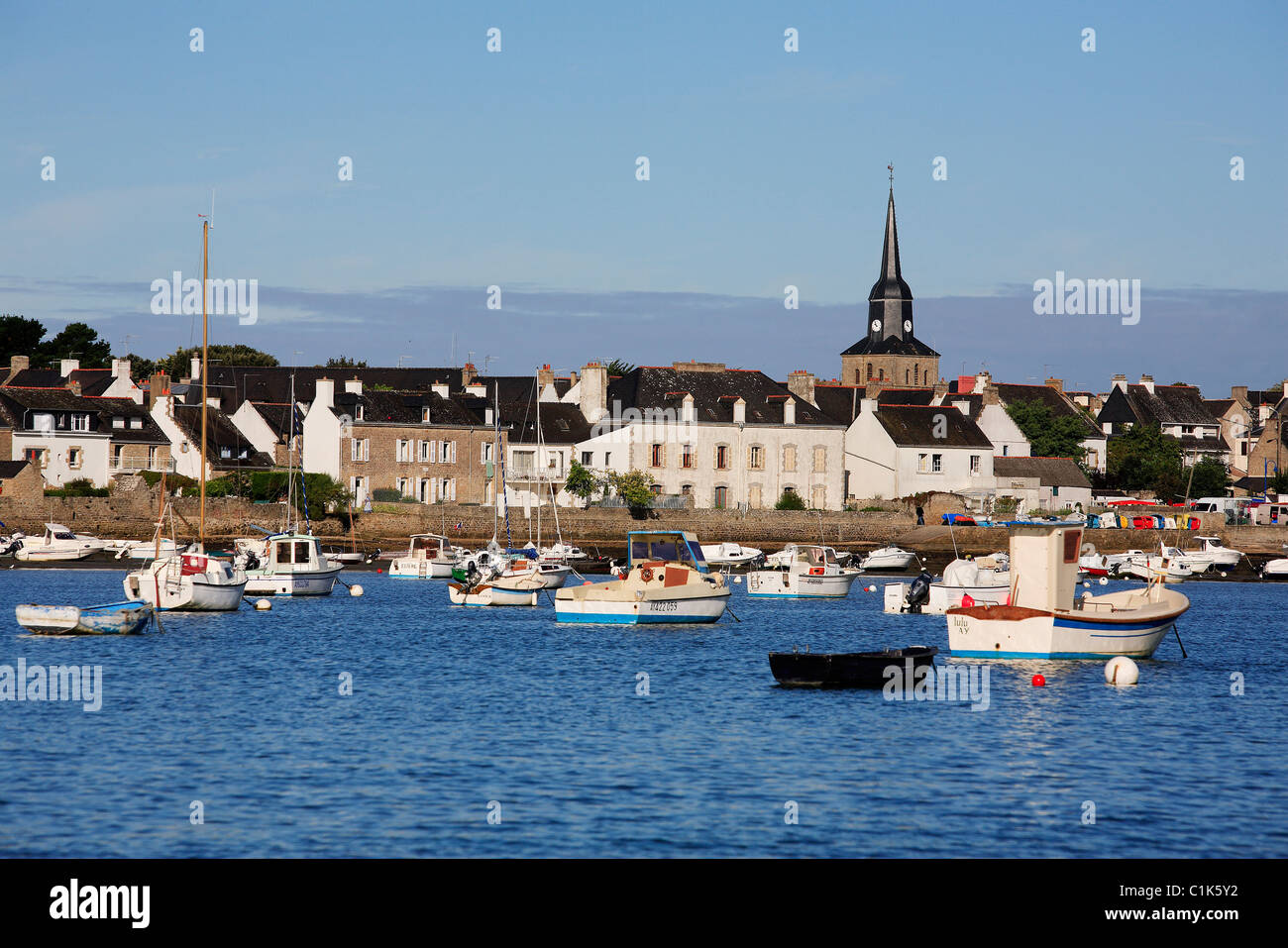 Locmariaquer village hi-res stock photography and images - Alamy
