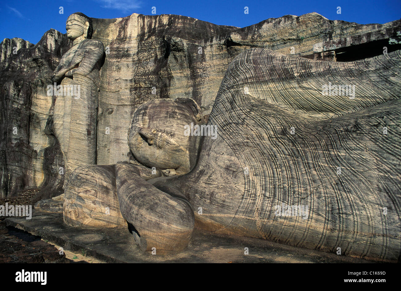 Kalu gal vihara buddha statue hi-res stock photography and images - Alamy