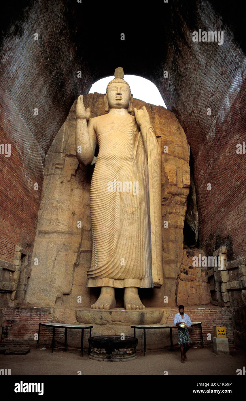 Sri Lanka, North Central region, Avukana, Buddha statue blessing Stock ...