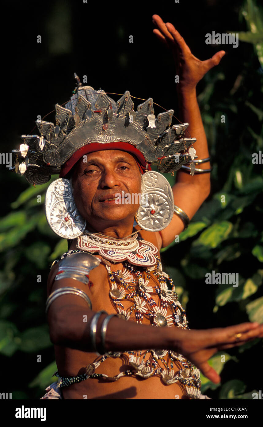 Sri Lanka, Southern Province, Galle, traditional dancer Stock Photo - Alamy