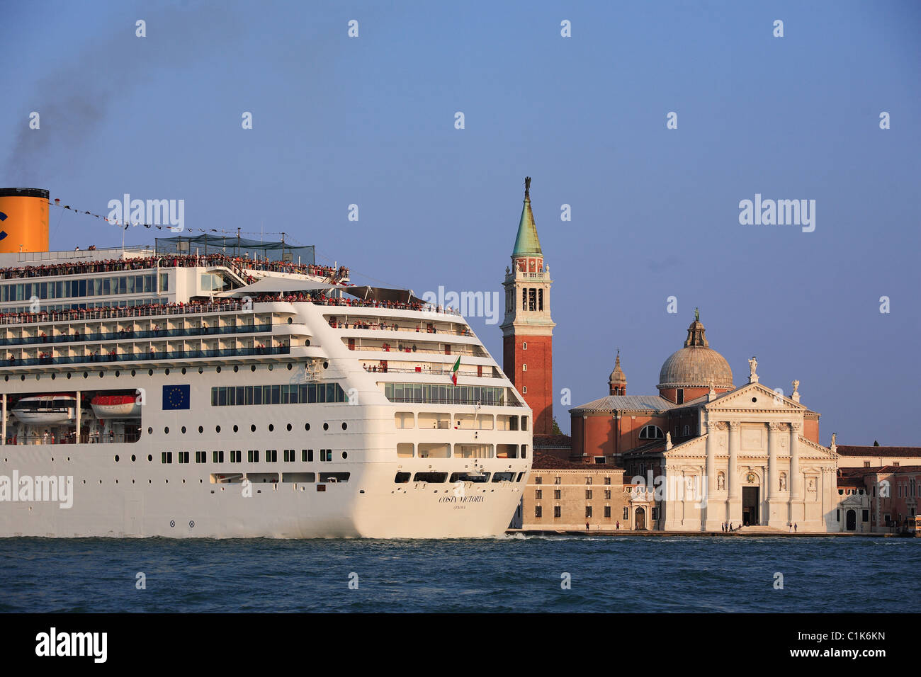 Italy, Veneto, Venice, cruise ship Stock Photo - Alamy