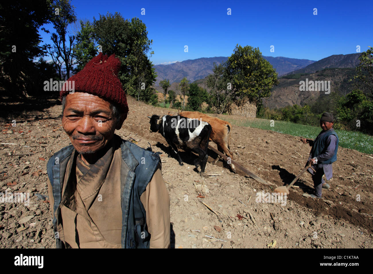 Nepali man in the Himalaya Nepal Stock Photo - Alamy