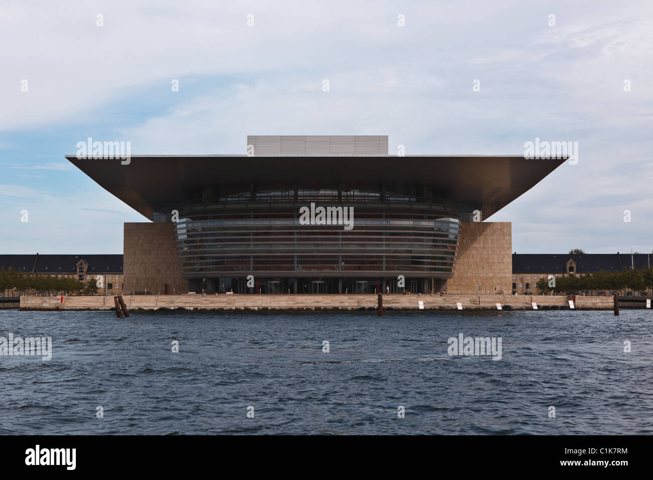 The new Opera House at the waterfront in Copenhagen, Denmark Stock ...
