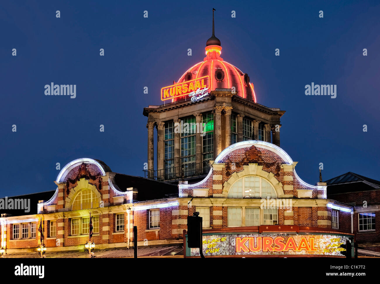 Southend seafront at night hi-res stock photography and images - Alamy