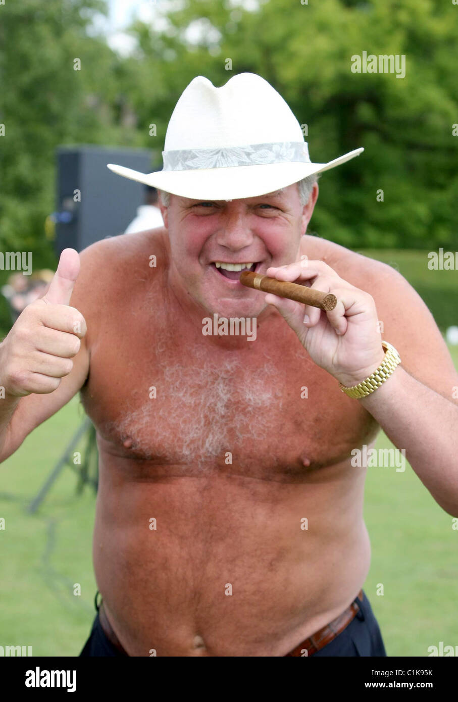 Carlton cricket club hi-res stock photography and images - Alamy