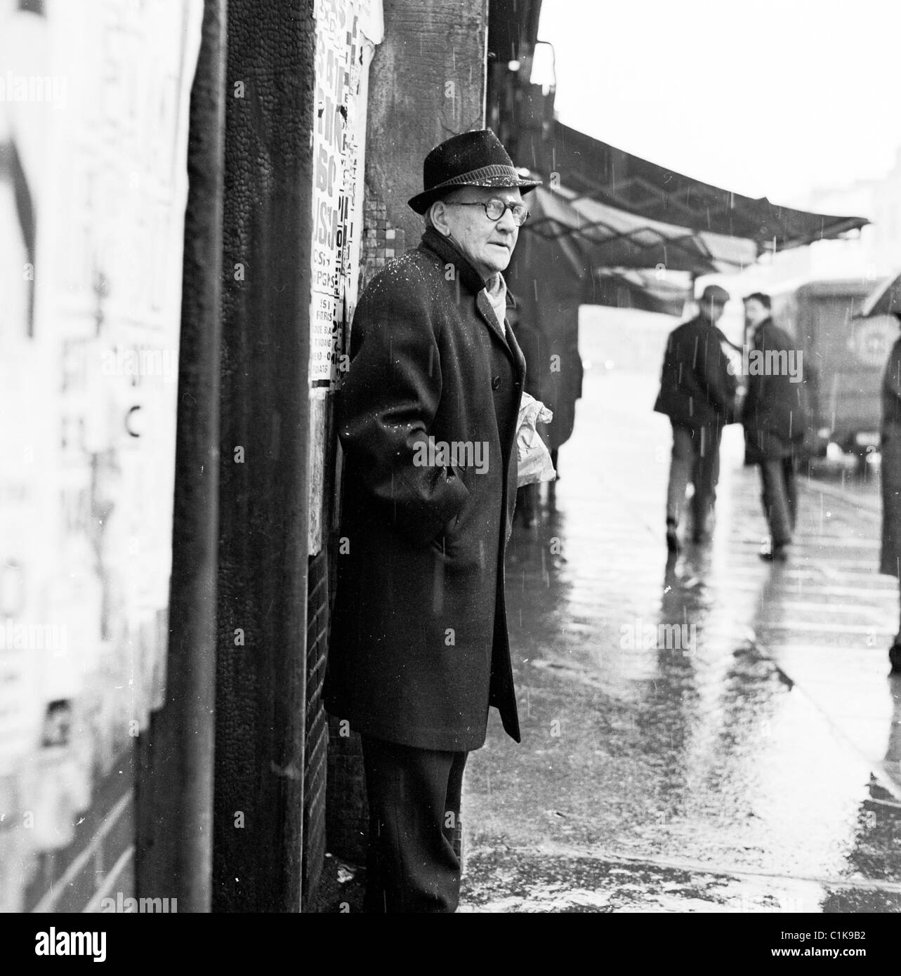 Rain London 1950s Hi-res Stock Photography And Images Alamy, 46% OFF