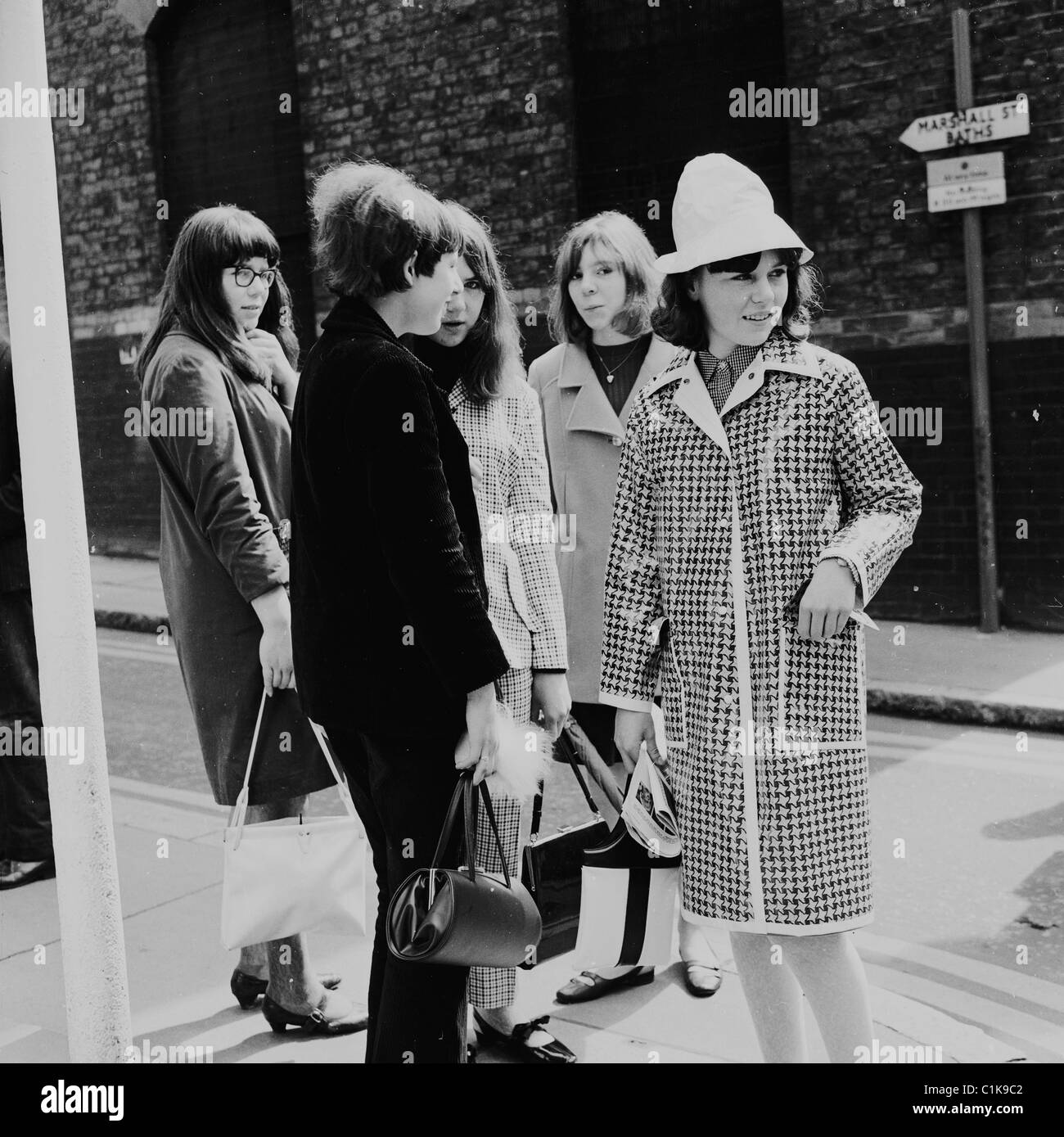 1960s fashion hi-res stock photography and images - Alamy