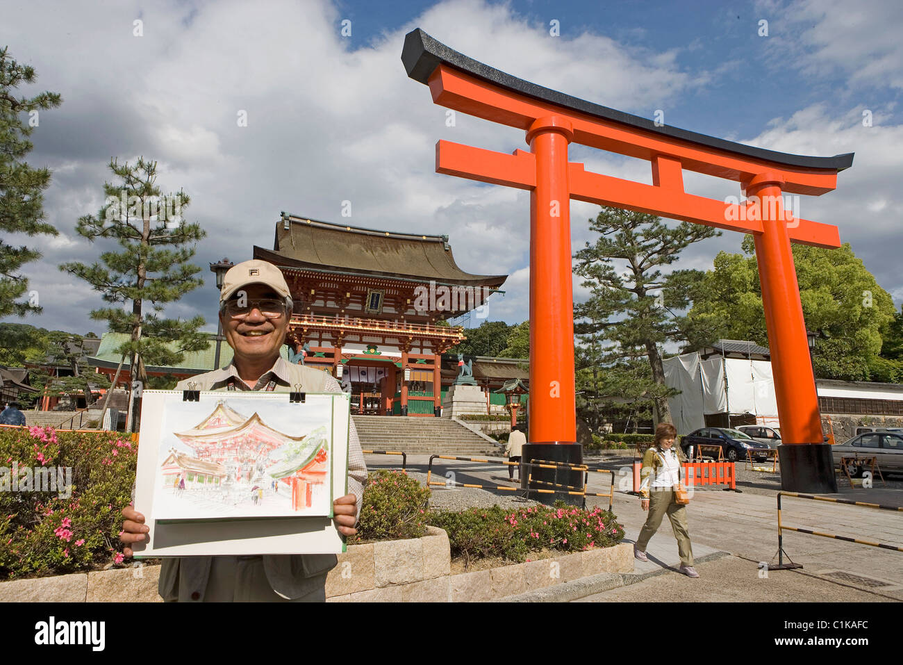 Japan Kansai Kyoto Painting school at work in the Fumishi Inari shrine ...