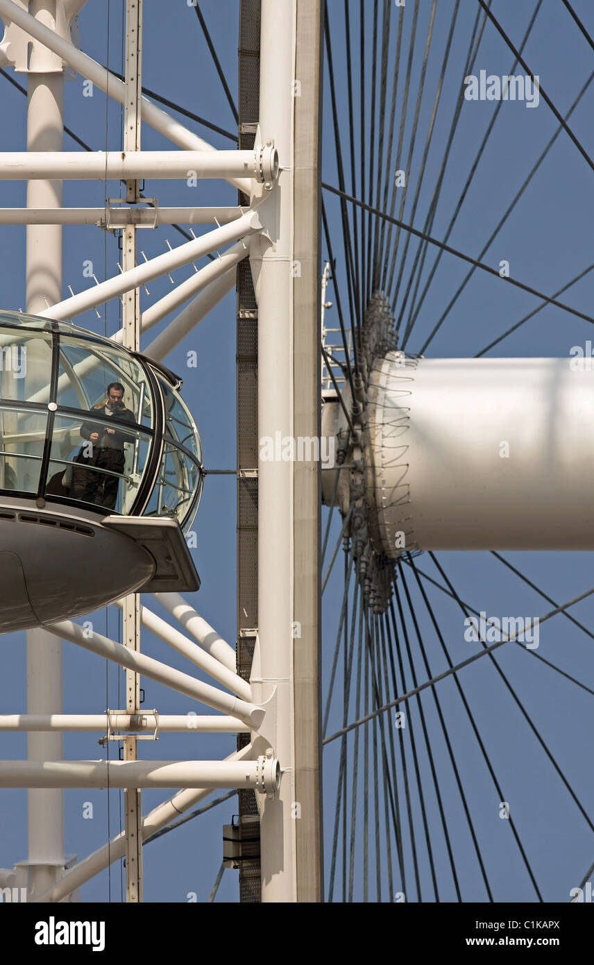 A view of part of the London Eye, including the hub at the centre of ...