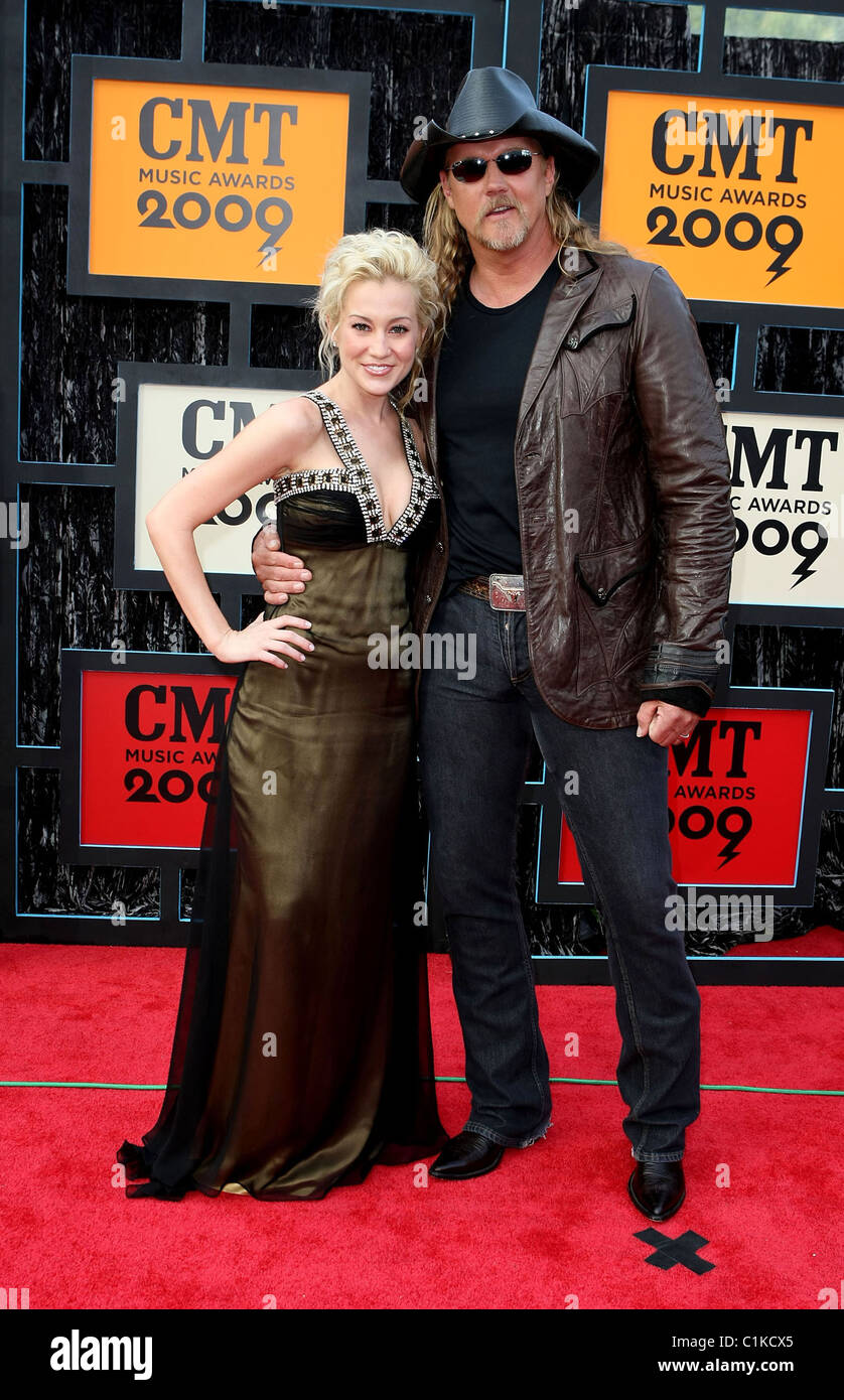 Kellie Pickler and Trace Atkins 2009 CMT Music Awards held at The ...