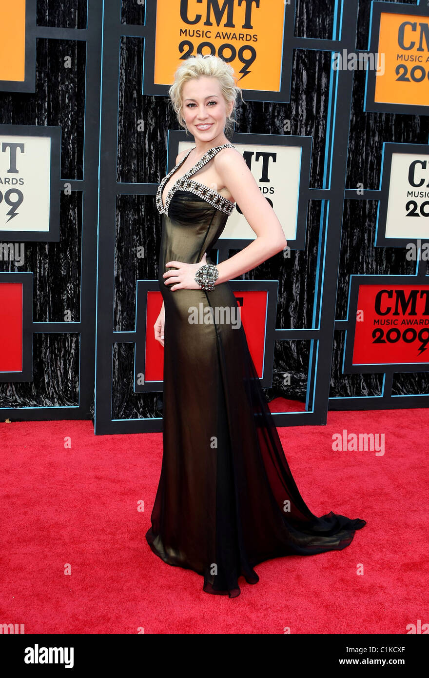 Kellie Pickler 2009 CMT Music Awards held at The Sommet Center ...
