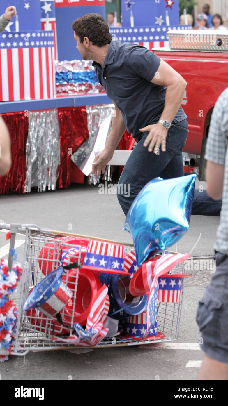 Gerard Butler on the set of 'The Bounty Hunter' filming a fight scene ...