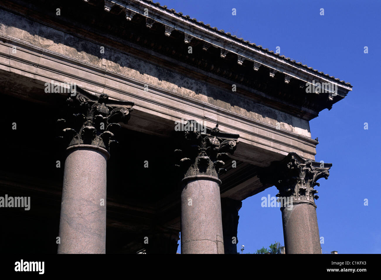 Exterior columns at the pantheon hi-res stock photography and images ...
