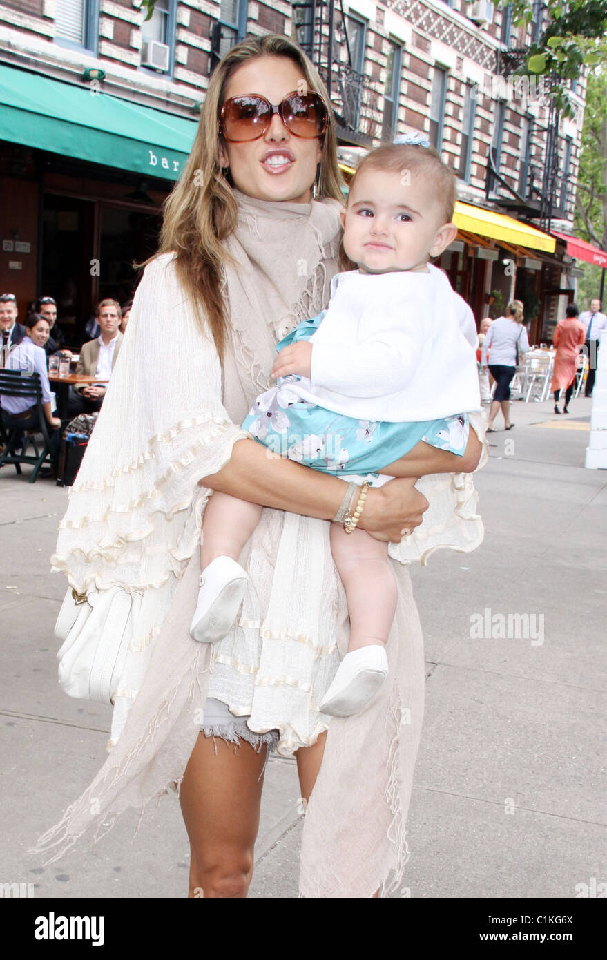 Alessandra Ambrosio Baby
