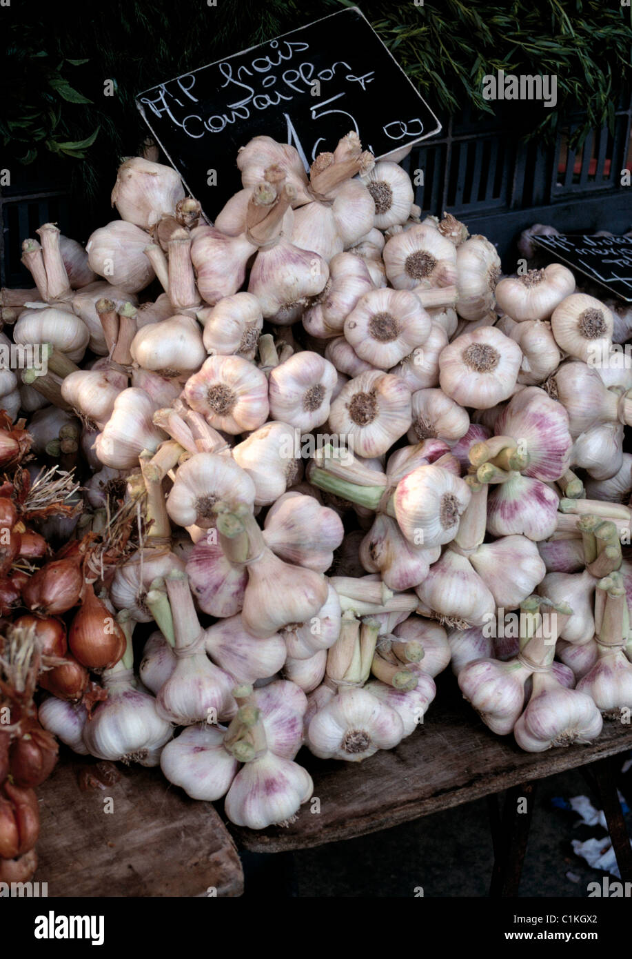 Garlic bulbs at local market, Versailles, France Stock Photo - Alamy