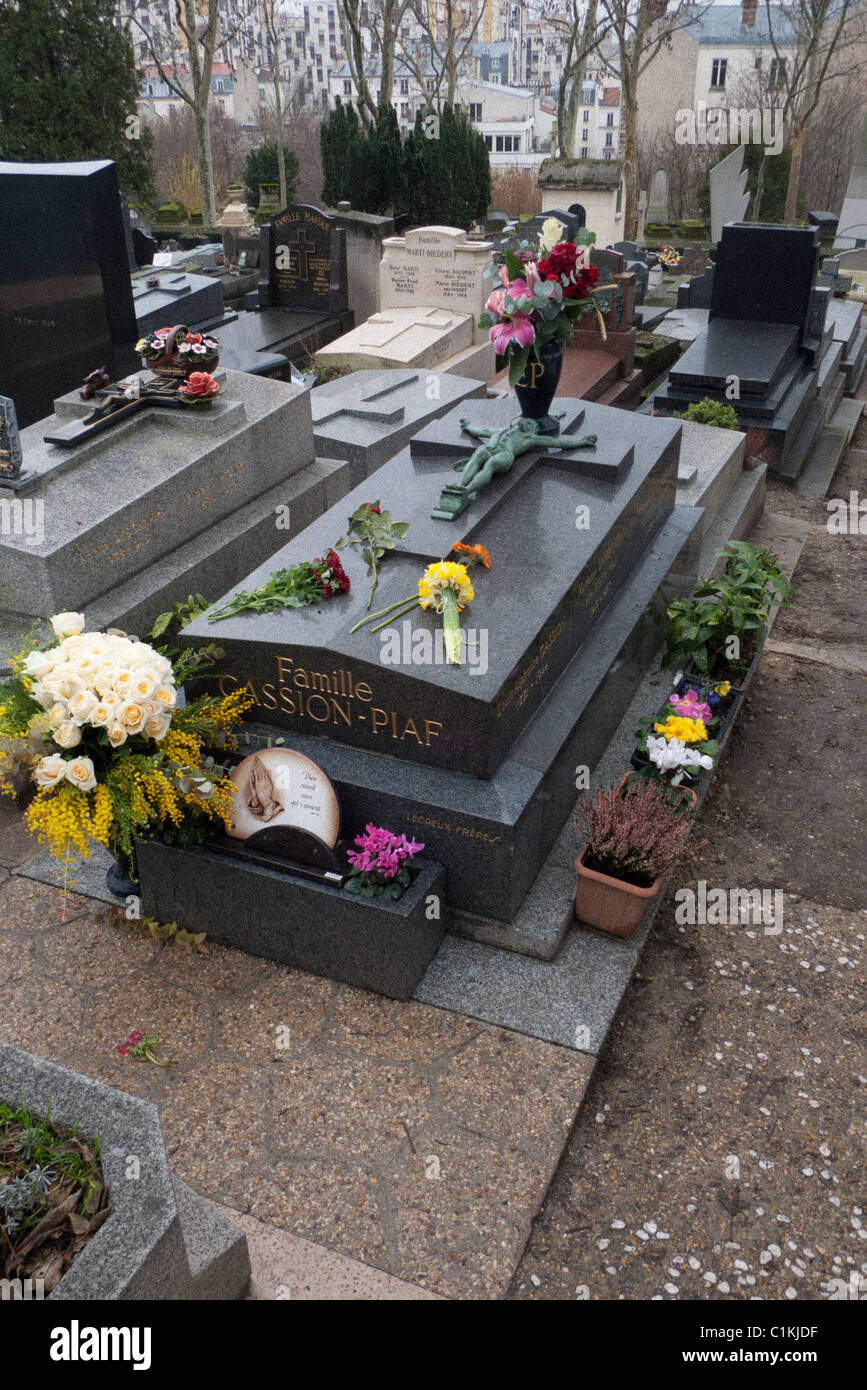 Grave of Edith Piaf, Pere Lachaise Cemetery, Paris, France Stock Photo ...