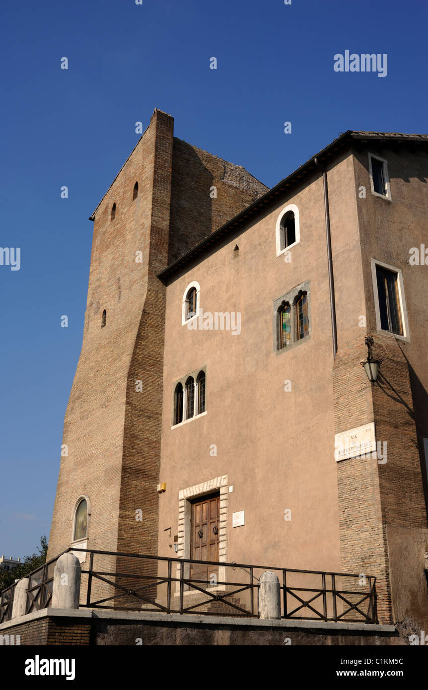 Medieval tower houses hi-res stock photography and images - Alamy