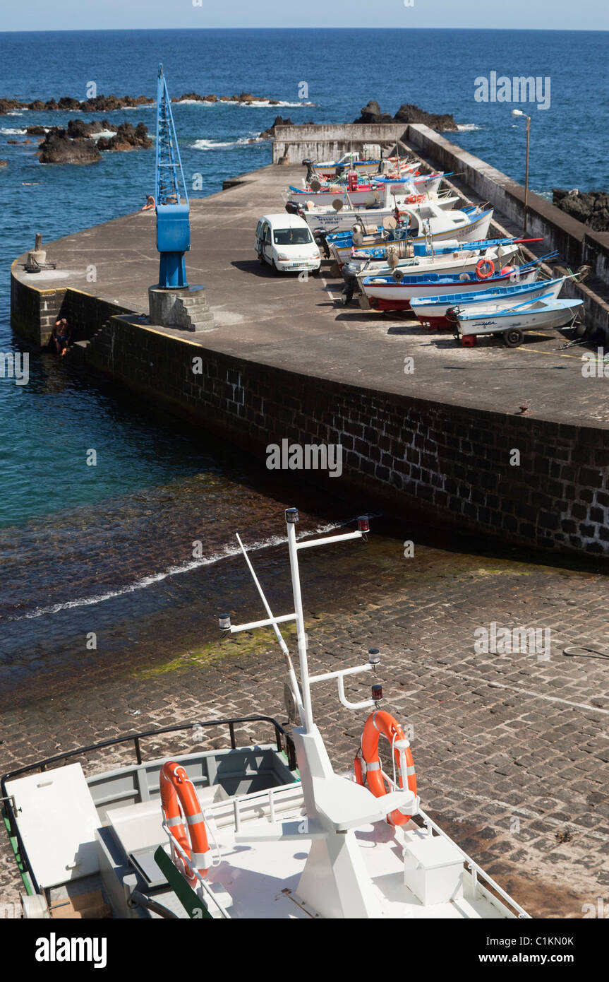 Red ramp hi-res stock photography and images - Alamy