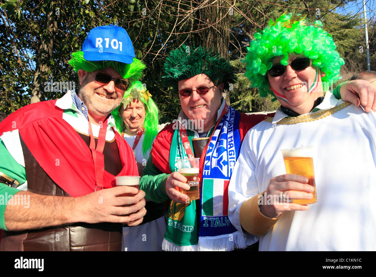 Irish rugby fans in Rome drinking a beer Stock Photo - Alamy