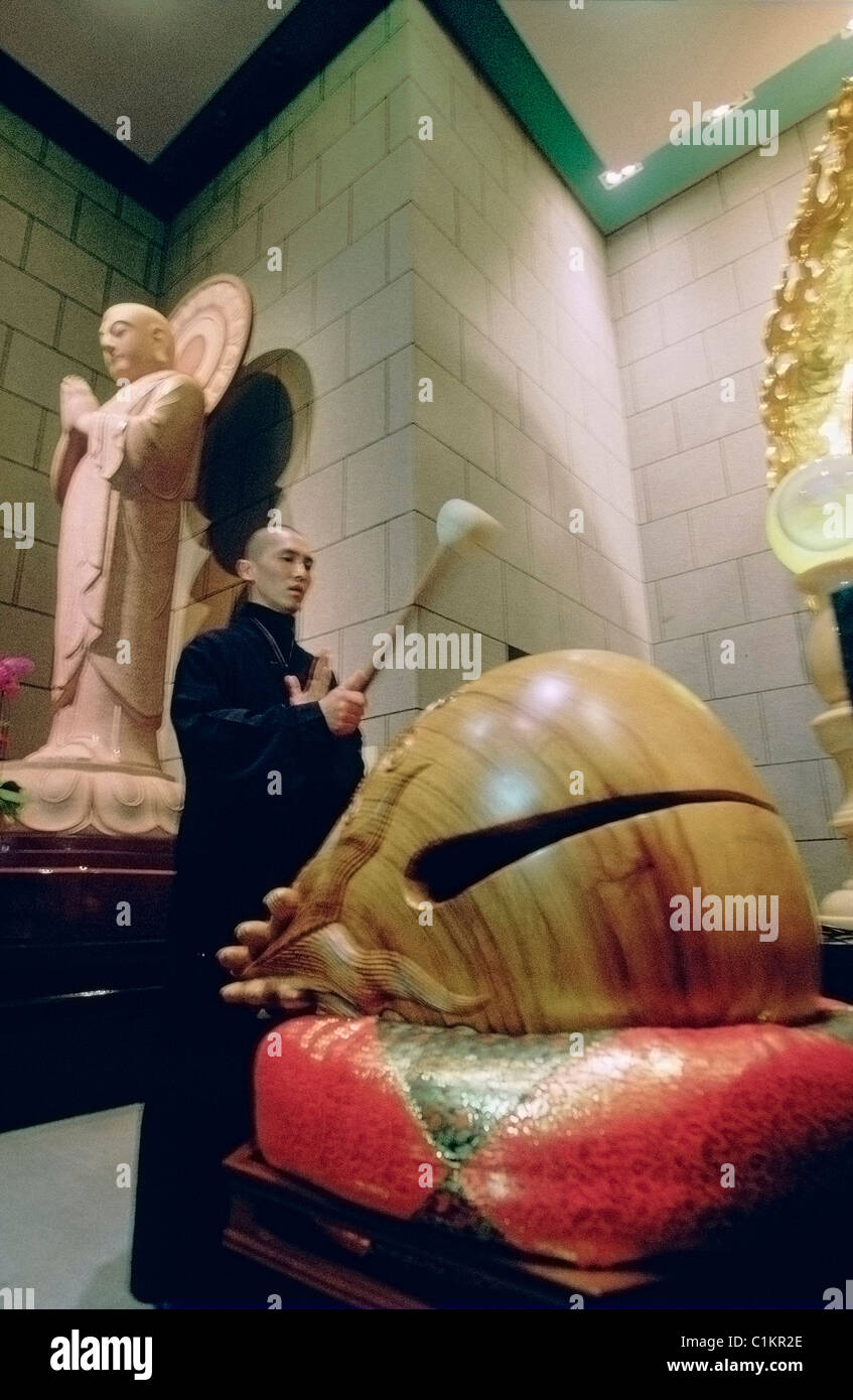 Chung tai chan buddhist hi-res stock photography and images - Alamy