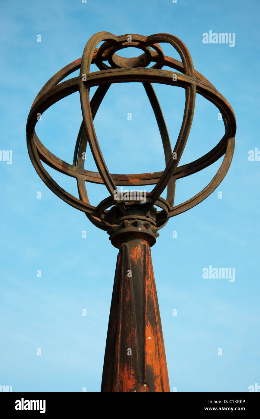 Globe lamp post light hi-res stock photography and images - Alamy