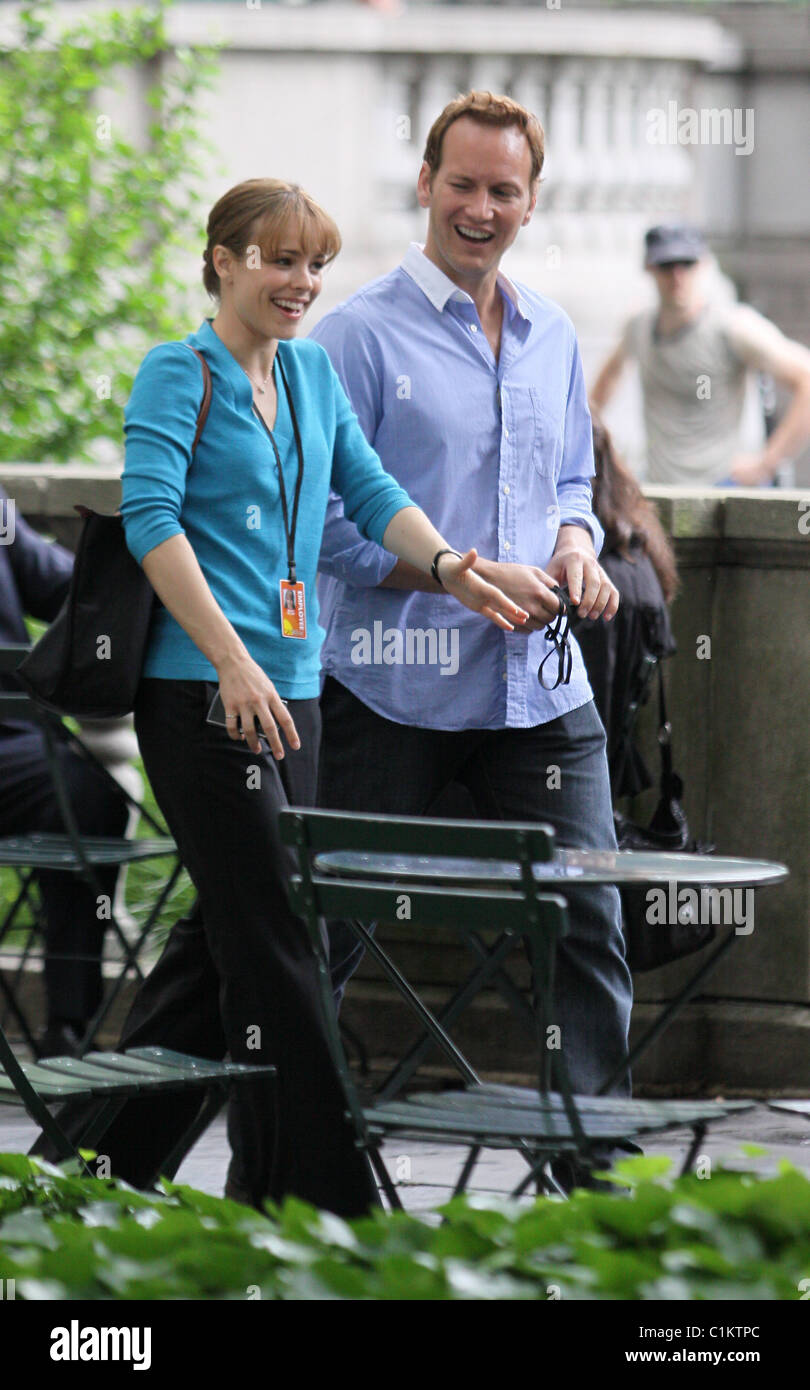 Patrick Wilson and Rachel McAdams on the film set of 'Morning Glory ...