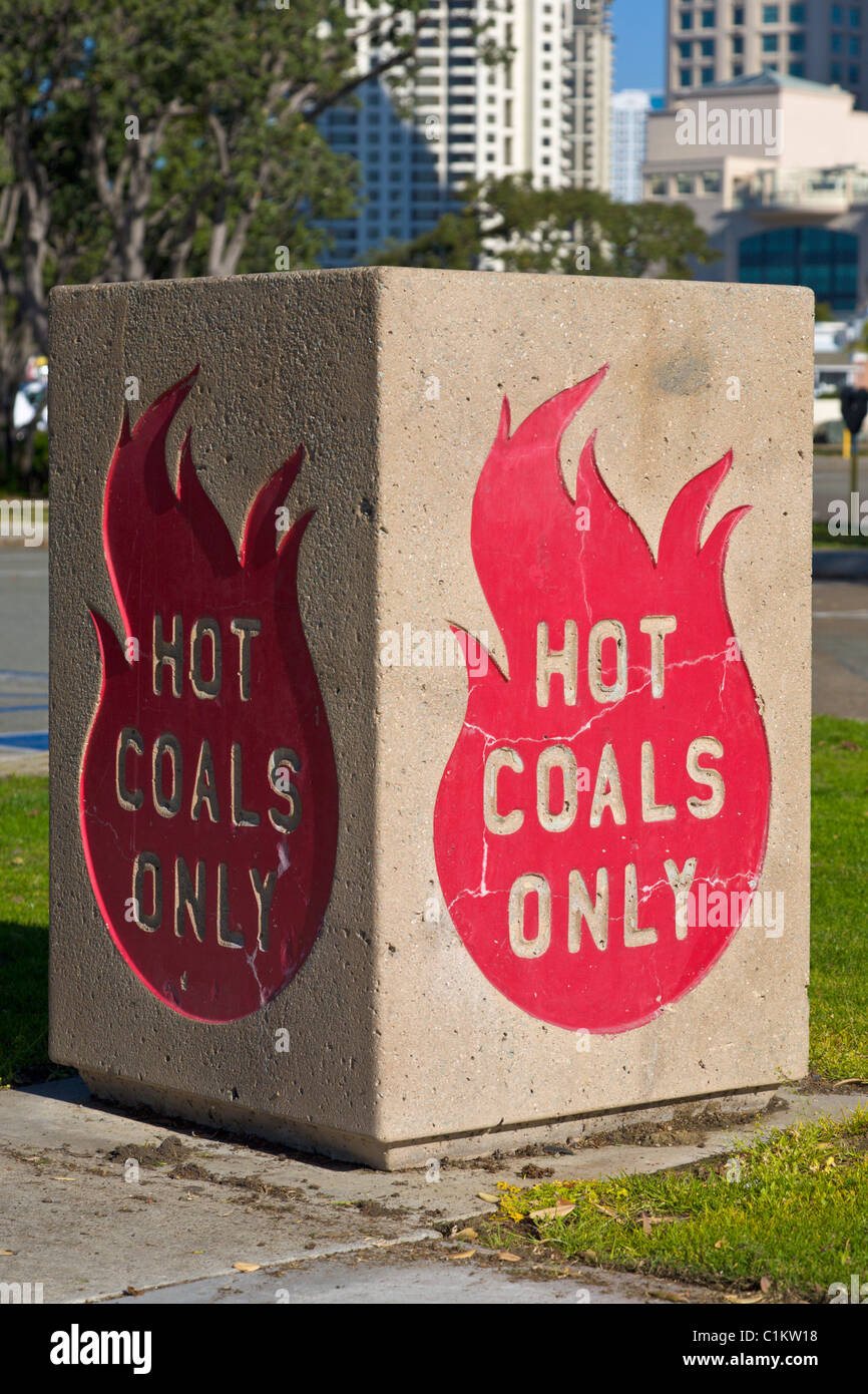 Hot coals bin hi-res stock photography and images - Alamy