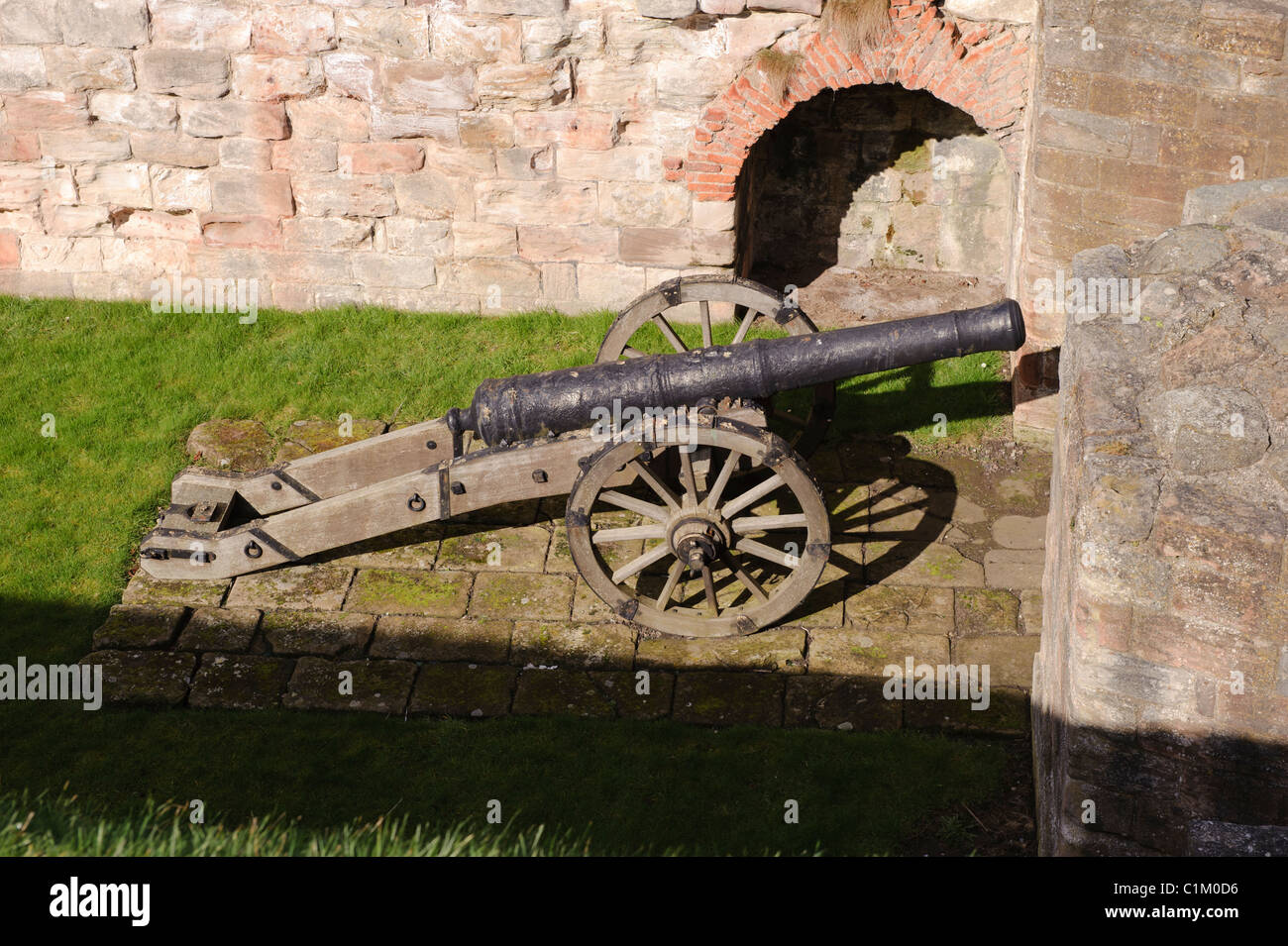 Border fortifications hi-res stock photography and images - Alamy