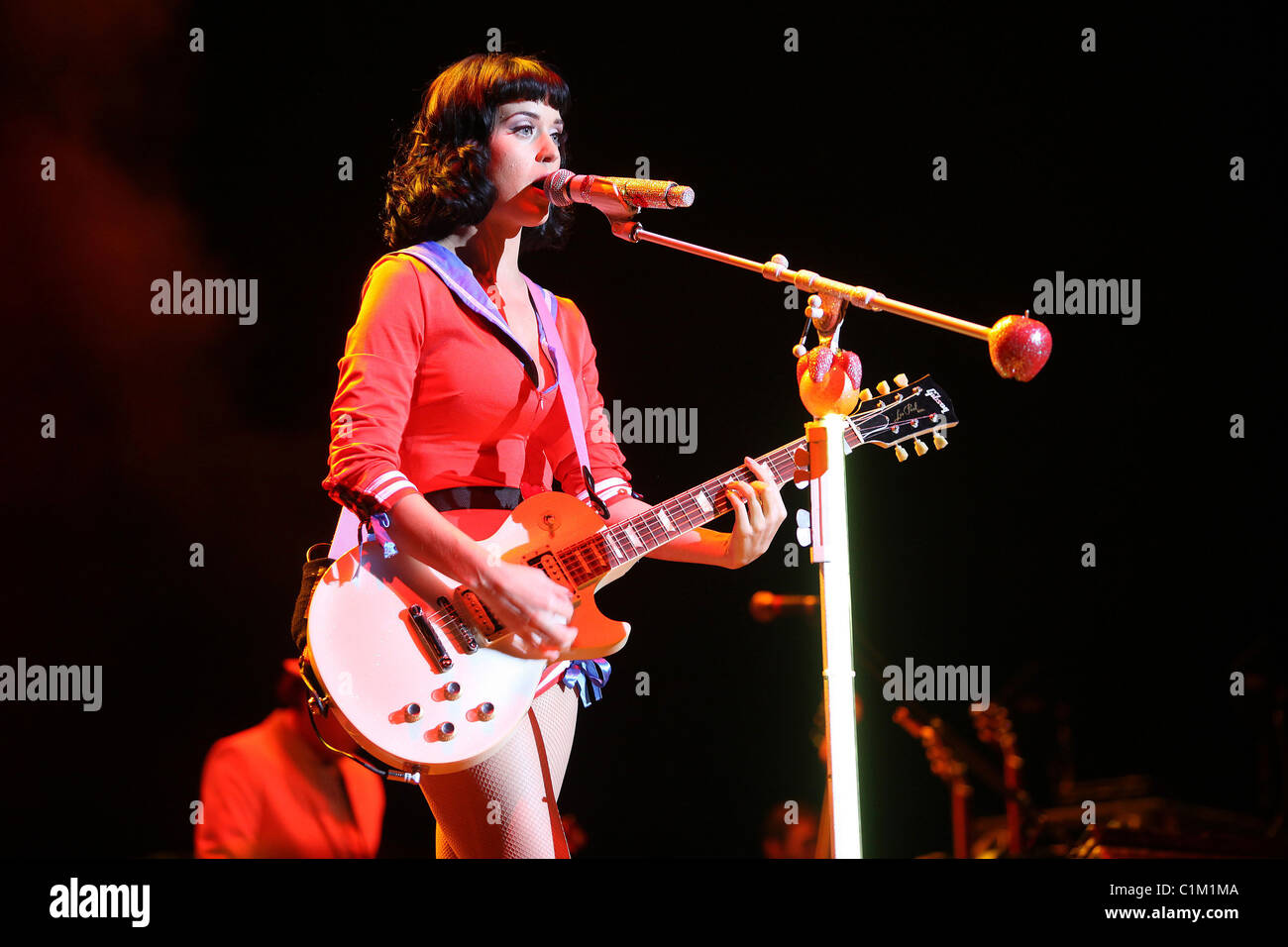 Katy Perry performing live at U18 festival Barcelona, Spain - 25.06.09 ...