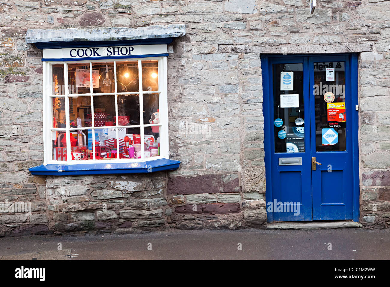 Shop window display uk hi-res stock photography and images - Alamy