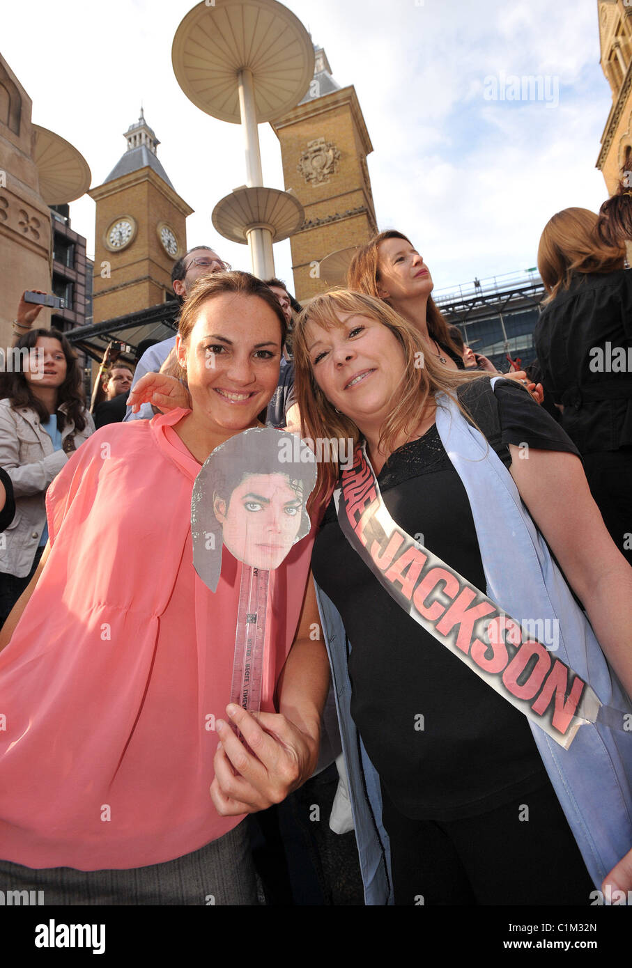 Thousands of fans honour Michael Jackson with dance and music at ...