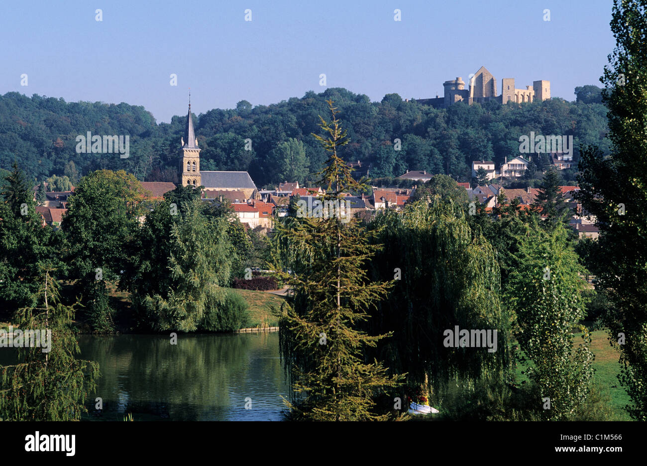France, Yvelines, valley of Chevreuse and the village of Chevreuse ...