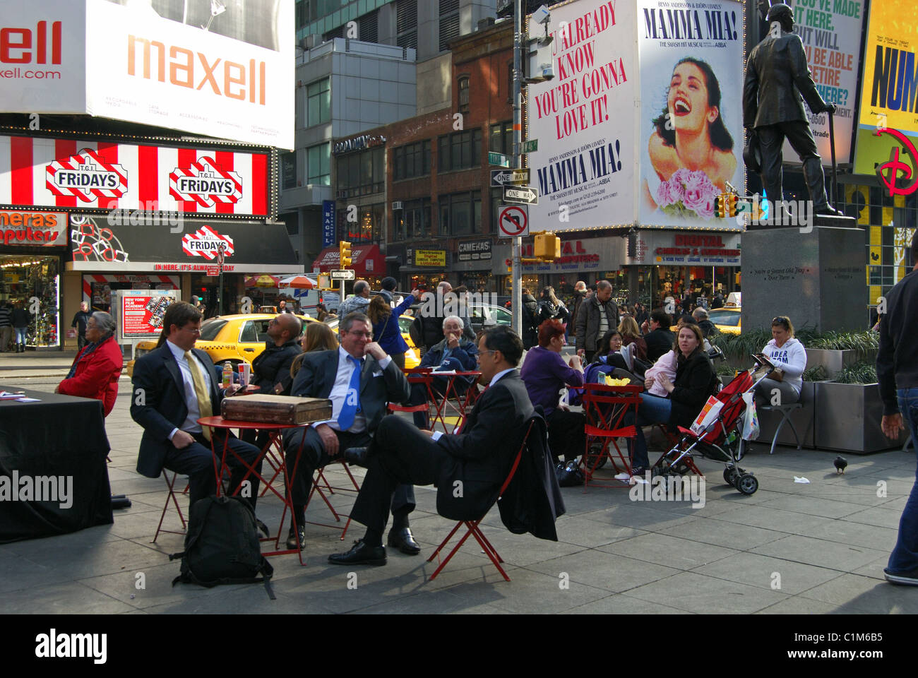 Mia table hi-res stock photography and images - Alamy