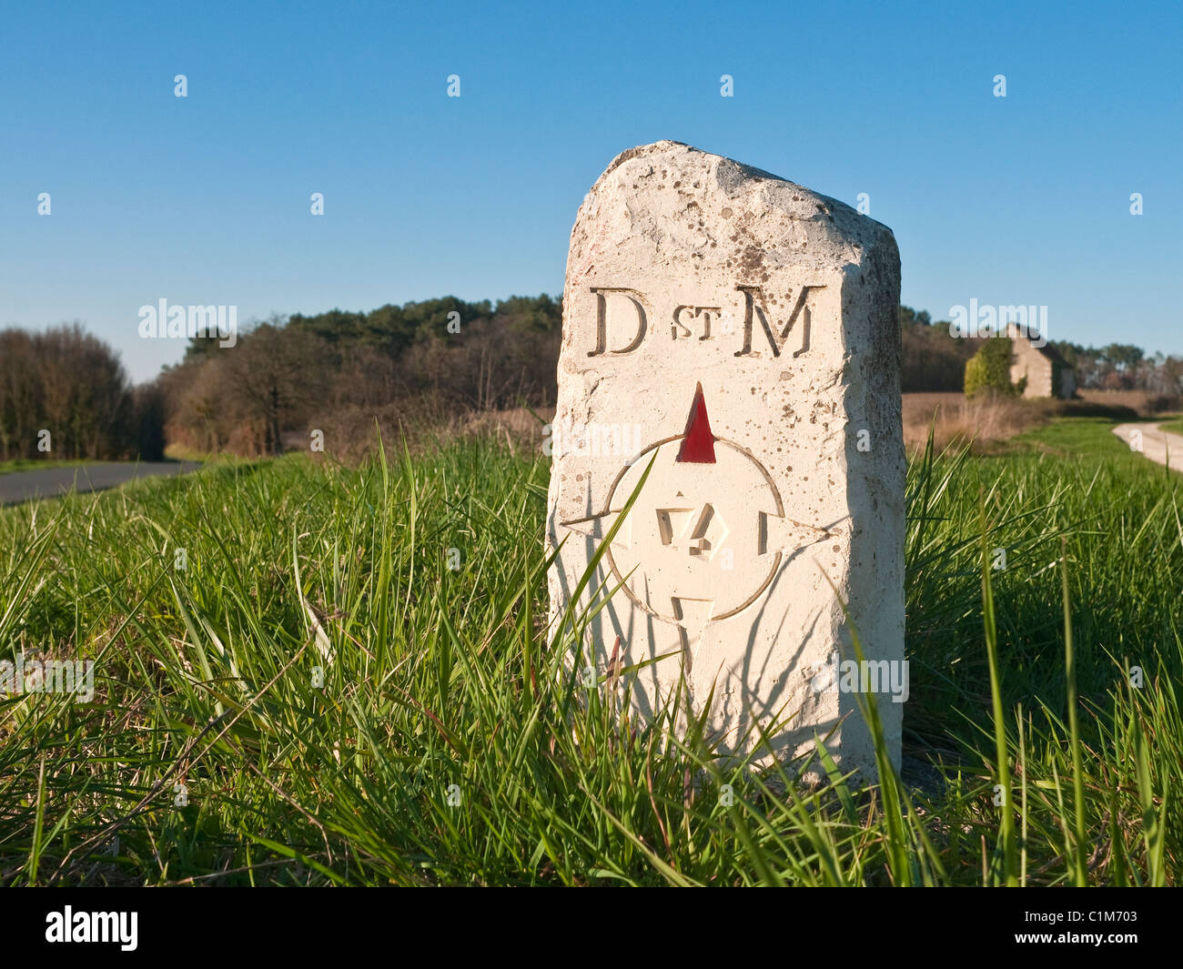 Roadside marker hi-res stock photography and images - Alamy