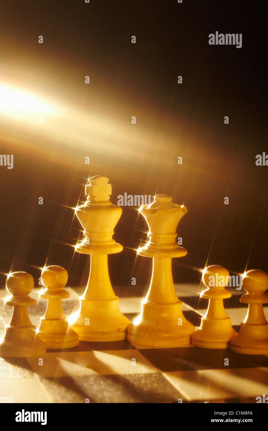 Royal chess hi-res stock photography and images - Alamy
