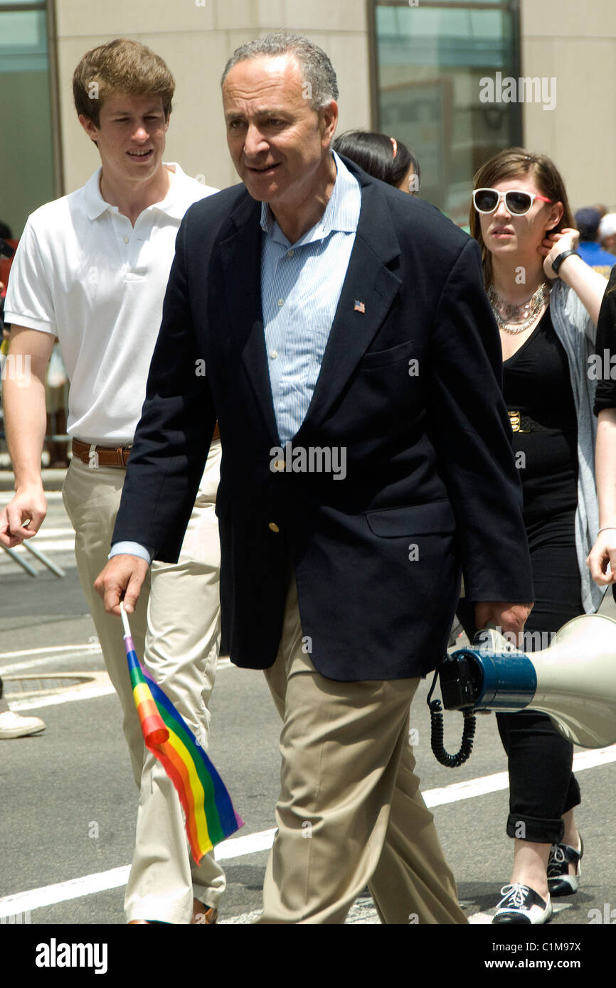 New york state senator chuck schumer hi-res stock photography and ...