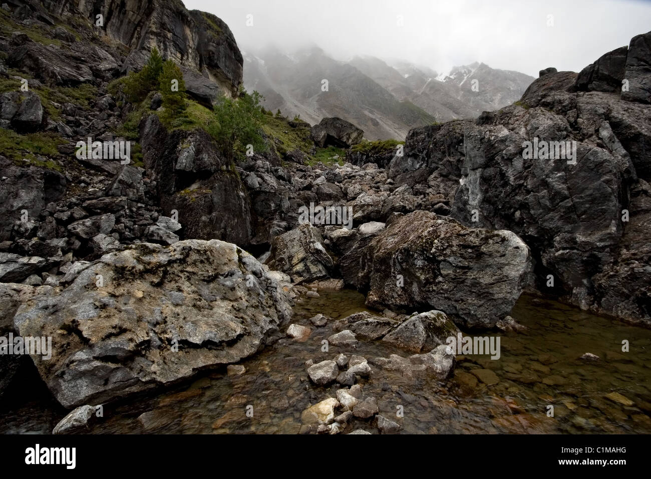Source river among rocks hi-res stock photography and images - Alamy
