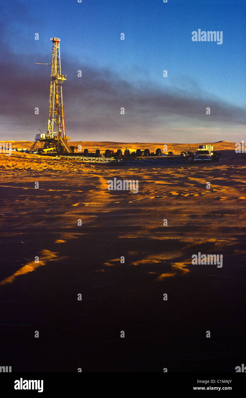 United arab emirates oil rig hi-res stock photography and images - Alamy